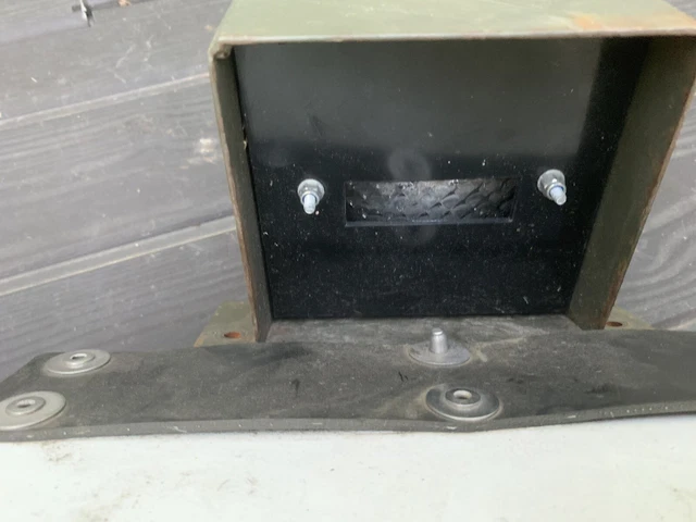 LAND ROVER WOLF Penman trailer Convoy Light Bracket and Light Maybe ...