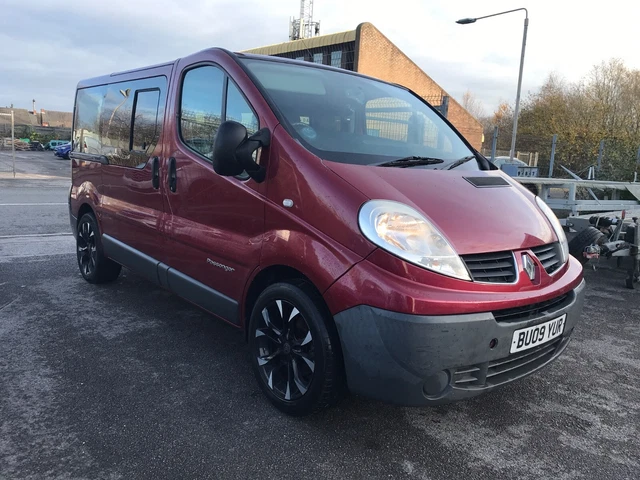 RENAULT TRAFIC 2.0CDTI Minibus 9 seater SWB 2009 New MOT Mileage 140k ...
