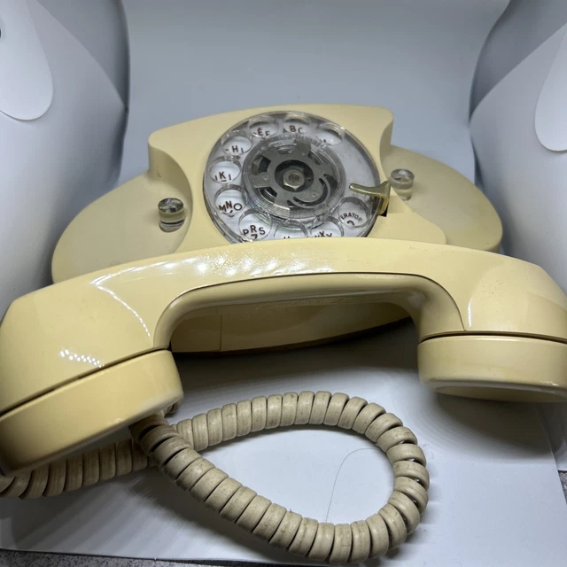 VINTAGE PRINCESS TELEPHONE Bell System Rotary Dial Phone Beige 702B £31 ...