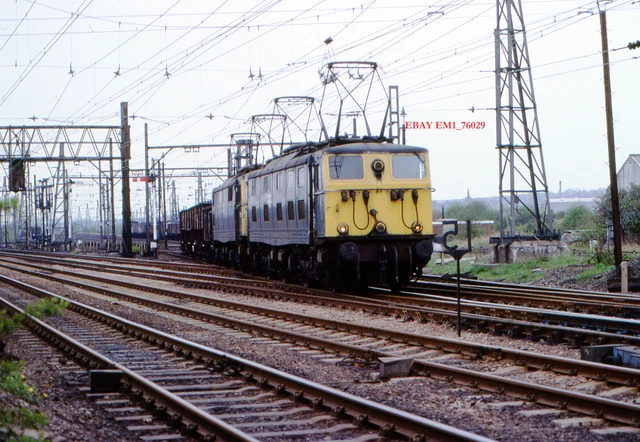 ORIGINAL 35MM SLIDE: Class 76 76026 & 76013 Woodhead Line 1981 £4.99 ...