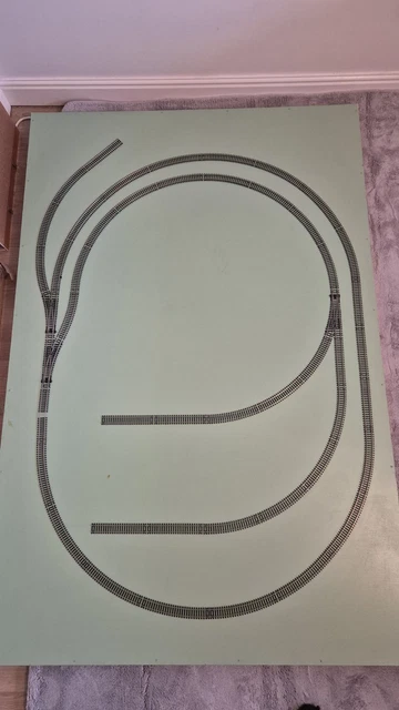 MODEL RAILWAY 6FT x 4ft Ideal First Train Set. Track Fixed On Solid ...