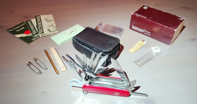 VICTORINOX COUTEAU SUISSE Swisschamp SAK Survival Kit 1.8810 | SOS-Kit ...