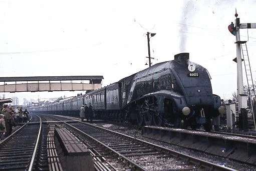 ORIGINAL COLOUR SLIDE of 60022 ER A4 class steam loco £4.99 - PicClick UK