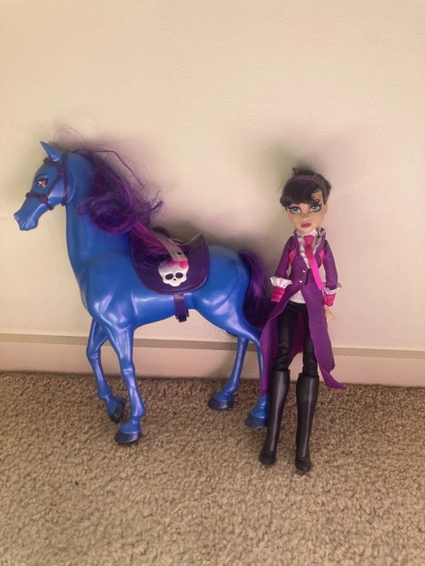 MONSTER HIGH HEADLESS Headmistress Bloodgood Doll with Horse (missing ...