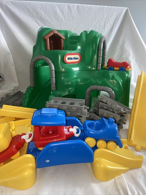 LITTLE TIKES MOUNTAIN PEAK RAILROAD TRAIN / CAR TRACK Set Faulty £38.95 ...