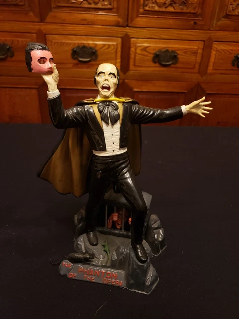 BUILT 1963 AURORA The PHANTOM of the OPERA Monster MODEL FIGURE ...