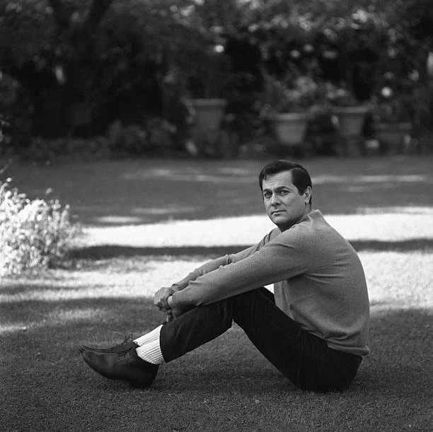 AMERICAN ACTOR TONY Curtis in Rome 1960s OLD PHOTO 2 $9.00 - PicClick AU