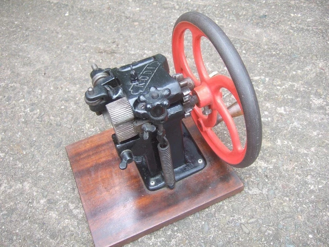 VINTAGE RODI CAST-IRON Leather Work Thicknessing / Skiving Machine £79. ...