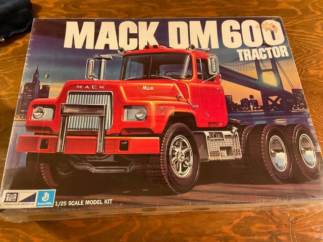 MPC/GENERAL MILLS MACK DM 600 Tractor Model Kit EUR 126,40 - PicClick DE