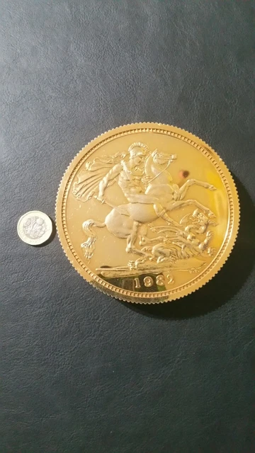ROYAL MINT COIN Club 1982 Paperweight Gold Sovereign Design £14.99 ...