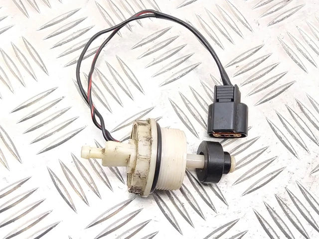 MITSUBISHI L200 K74 fuel filter housing 2.5td 1997 £36.00 - PicClick UK