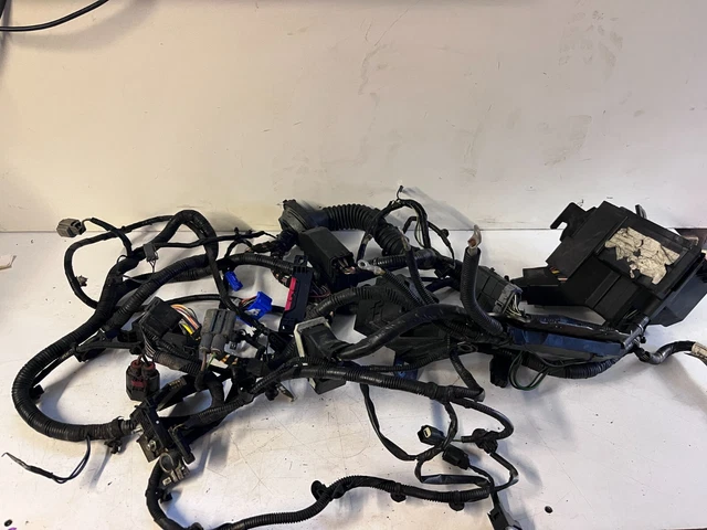 GENUINE FORD FIESTA 1.0 Petrol Engine Bay Loom Fuse Box 2013 | C1Bt ...