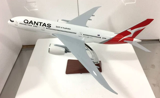 QANTAS DREAMLINER 787 Large Plane Model New Logo Resin Apx 43Cm 1:160 ...