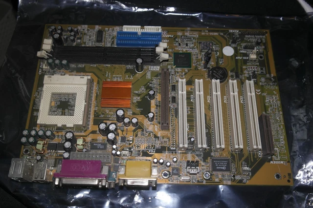 SOCKET 370 ATX motherboard universal AGP PCI audio intel 815 60-AM8150 ...