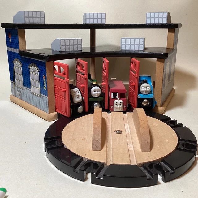 WOODEN TRAIN SHEDS roundhouse Thomas the tank engine track Tidmouth ...