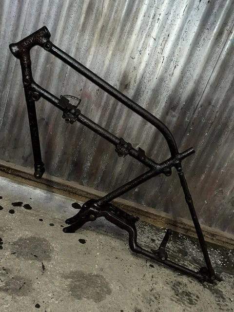 TRIUMPH SD ? rigid frame flat tanker very rare used. spring drive frame ...