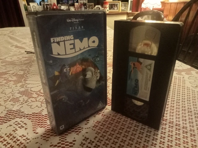 WALT DISNEY PIXAR Finding Nemo (VHS, 2004) Video Children’s £9.99 ...
