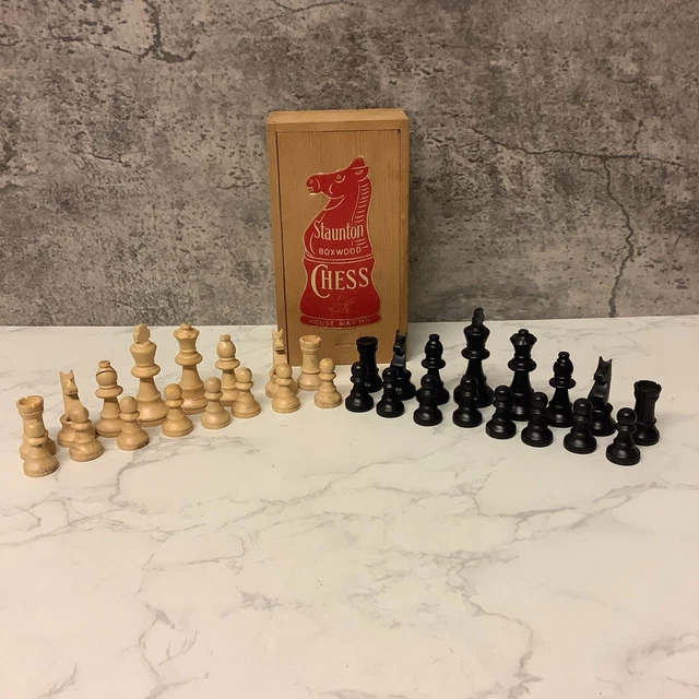VINTAGE STAUNTON BOXWOOD Chess Pieces Complete Set Wooden Box House ...