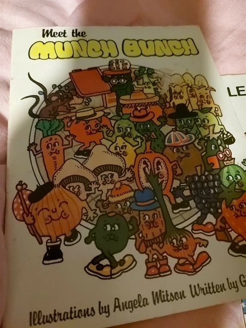 MEET THE MUNCH bunch by Giles Reed Angela Mitson $49.00 - PicClick AU