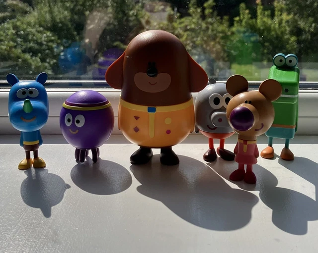 HEY DUGGEE FIGURE Personaggi CBeebies Cake Toppers x 6 Ottime ...