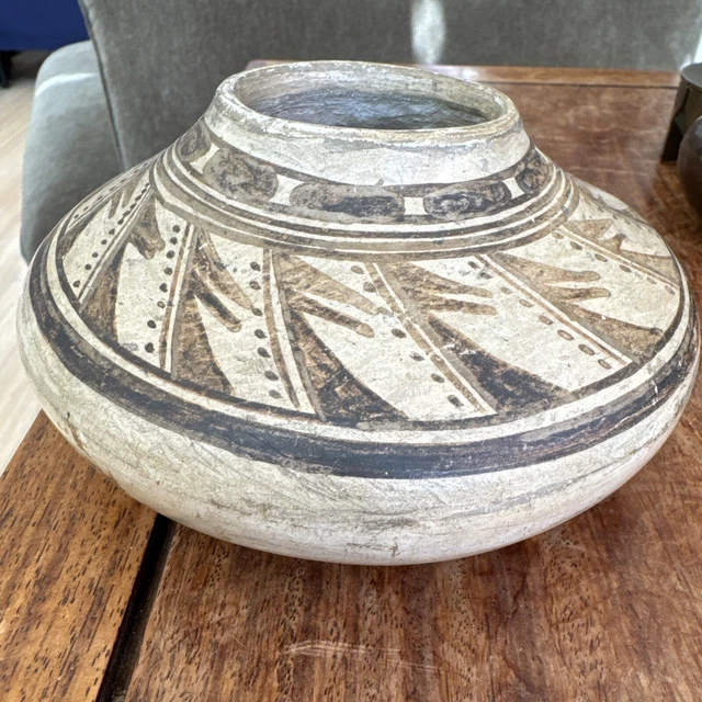 IMPORTANT EARLY SOUTHWEST Arizona Native American Pottery Squat Vase ...