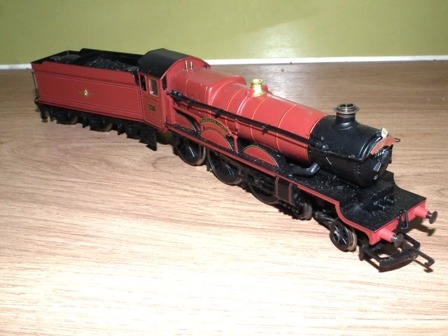 HORNBY HOGWARTS CASTLE Loco With Hogwarts Extress Header Running Harry ...