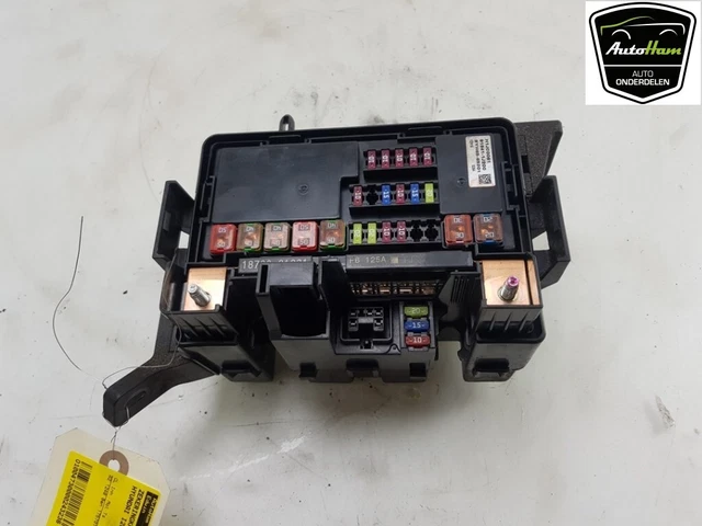 BOITE A FUSIBLES FUSE BOX Hyundai i20 Hatchback 1.2i 16V (G4LA) 2013 ...