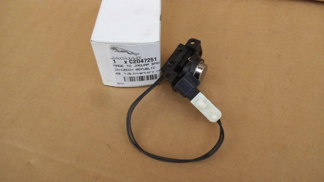 JAGUAR XJ 2010 - 2019 Boot Release Switch New Genuine C2D47251 £50.00 ...