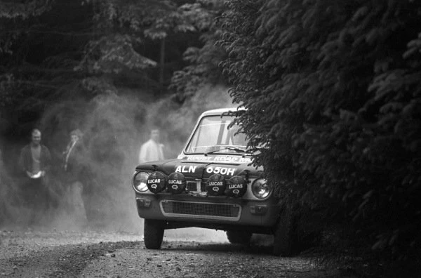 HILLMAN IMP ERC Rally Car 1971 Racing Old Photo 31 EUR 7,33 - PicClick FR