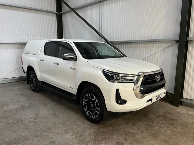 2023 TOYOTA HILUX Invincible * 45k miles * Canopy - Tow Bar - Load ...