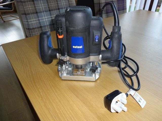 NUTOOL VARIABLE SPEED Plunge Router plus side fence - Unused £31.00 ...