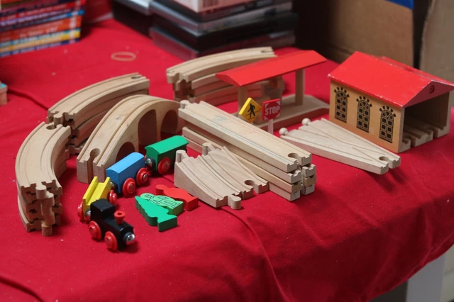 WOODEN TRAIN TRACK Set - Compatable With ELC, Brio etc £20.00 - PicClick UK