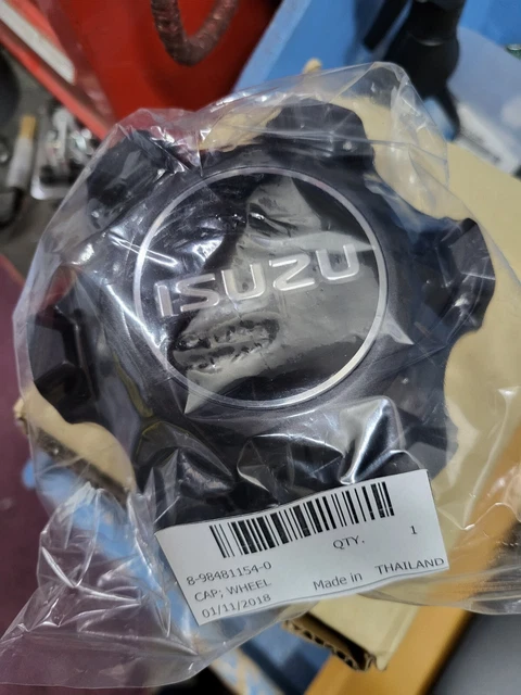 GENUINE NEW ISUZU D-Max Alloy Wheel Centre Cap 8984811540-0 £35.00 ...