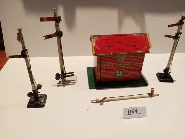 VINTAGE SIGNAL BOX and 4 Hornby Signals. My Ref. D64 $50.00 - PicClick AU