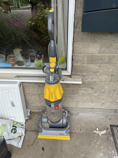 DYSON ROOT CYCLONE 8 Upright Bagless Vacuum Hoover, spares or repair £0 ...