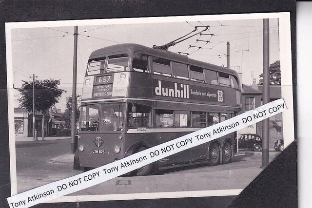 LONDON TRANSPORT - Q1 Type Trolley Bus No. 1875 On Route 657 - Photo ...