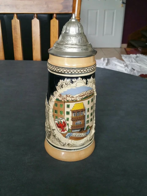 CHOPE À BIERE AUTRICHIENNE Goldenes Dachl Innsbruck, à décor polychrome ...