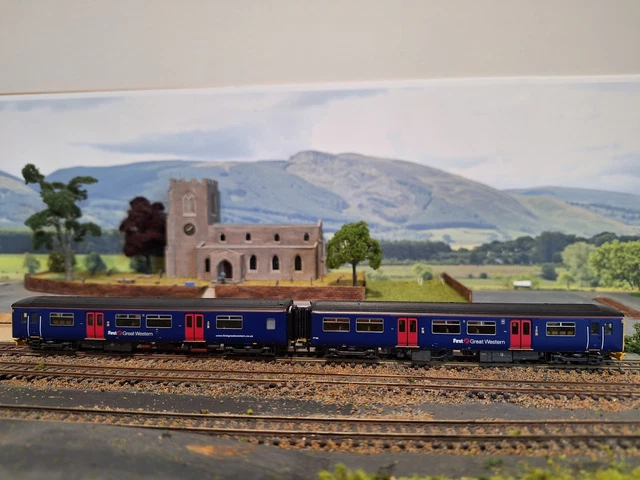 GRAHAM FARISH 371-330 N Gauge Class 150/1 2-Car DMU First Great Western ...