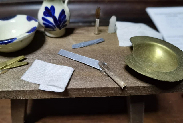 SANTONS DE PROVENCE La table du barbier en bois pour Santons 12 -16cm ...