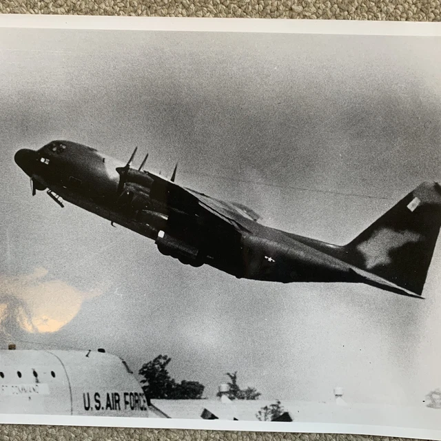 USAF AIR FORCE Lockheed C-130 Hercules Transport Aircraft Photo CCK Taiwan 1960s EUR 11,51 ...
