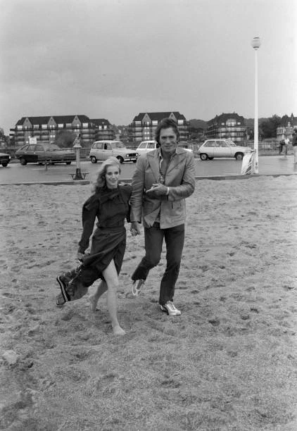 CLINT EASTWOOD AND Sondra Locke In Deauville 1980 Old Historic Photo 7 ...