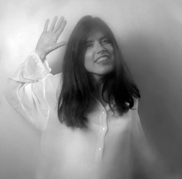 SINGER, SONGWRITER AND musician Victoria Williams poses Old Photo 2 EUR ...