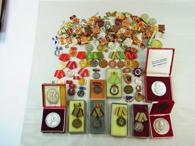 SAMMLUNG DDR ORDEN Stasi, VP, Faschismus Treue Dienst, NAW Regional ...