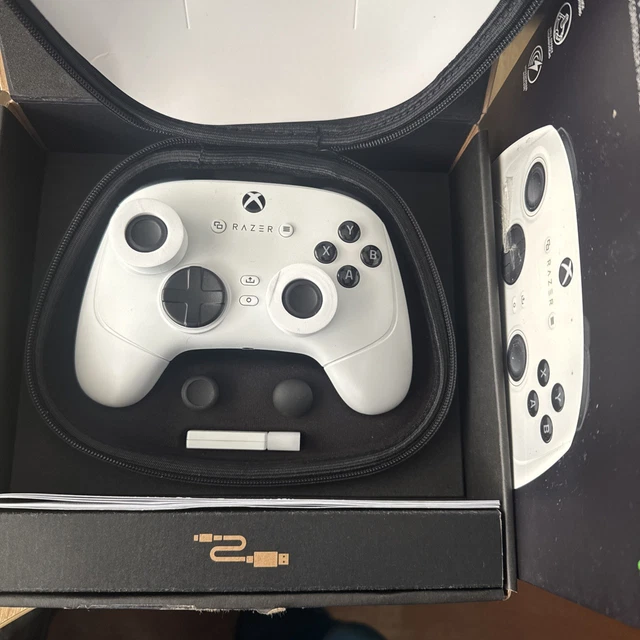 RAZER WOLVERINE V3 Pro White Edition Wireless Controller For Xbox And ...