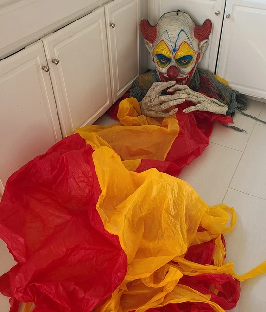 HALLOWEEN HANGING CLOWN 12 Foot Poseable Clown Light Up Eyes by FITCO ...