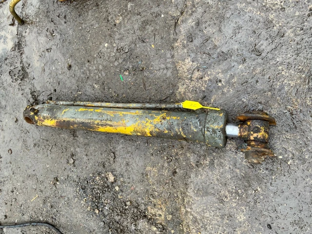 C76 JCB 3C Backhoe loader digger Hydraulic Ram J2 (Spare parts) log ...