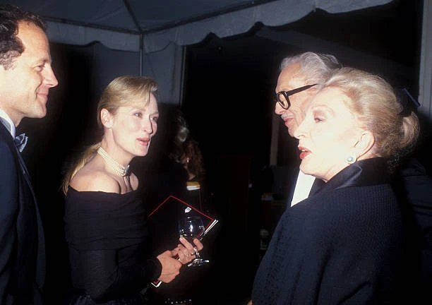 DON GUMMER MERYL Streep Vincent Price and Coral Browne .. Old Photo 1 ...