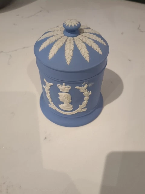 WEDGWOOD ROYAL BLUE Jasperware Queen Elizabeth II Coronation 1953 Tobacco Jar £50.00 - PicClick UK