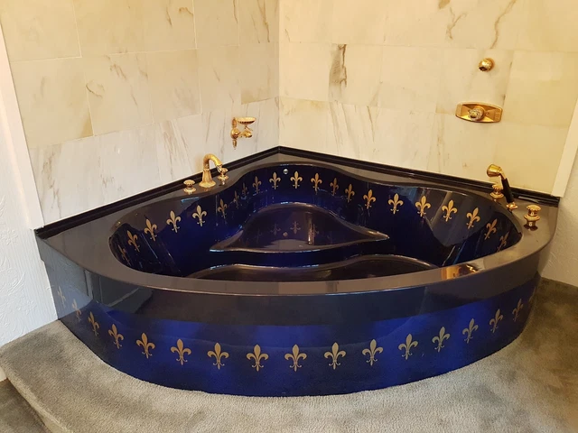 BONSACK BATHROOM SUITE - Blue and Gold, large corner bath, WC + built ...