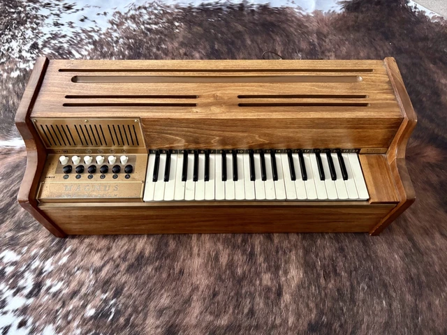 MAGNUS ELECTRIC WIND Organ Model 500 Made in USA 1950s Wood Case ...